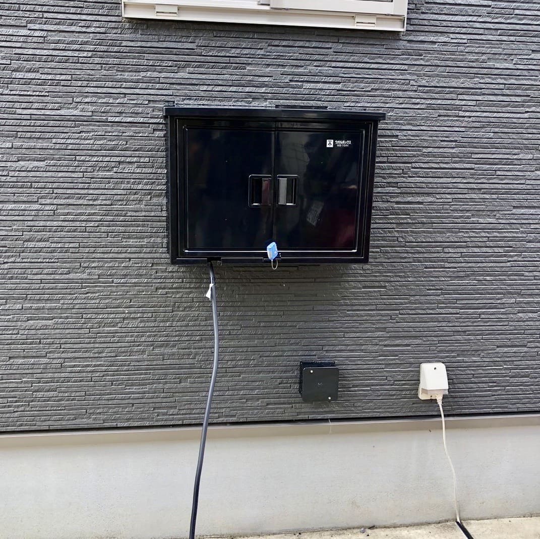 EV･PHEV用充電コンセント設置（Panasonic WK4322B＋オリジナル収納ボックス） | 株式会社 滋賀電気